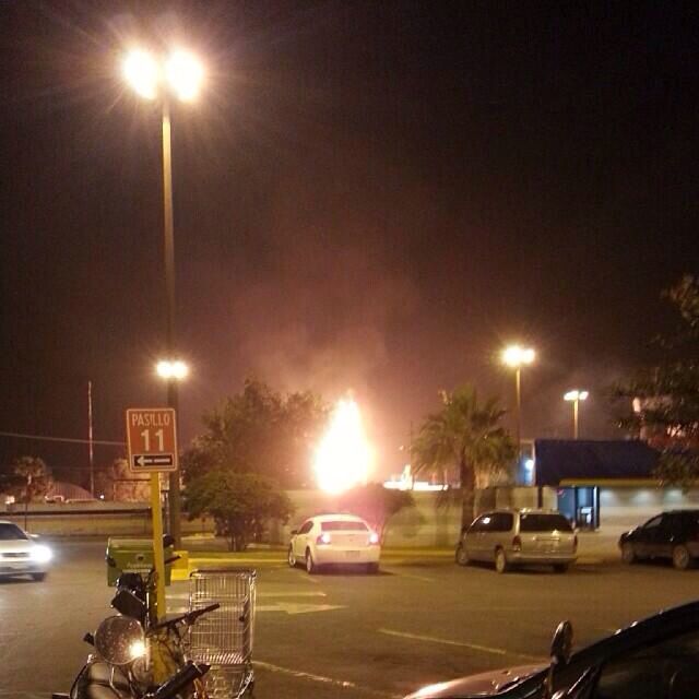 Se incendia gasera cerca de Casa de Gobierno