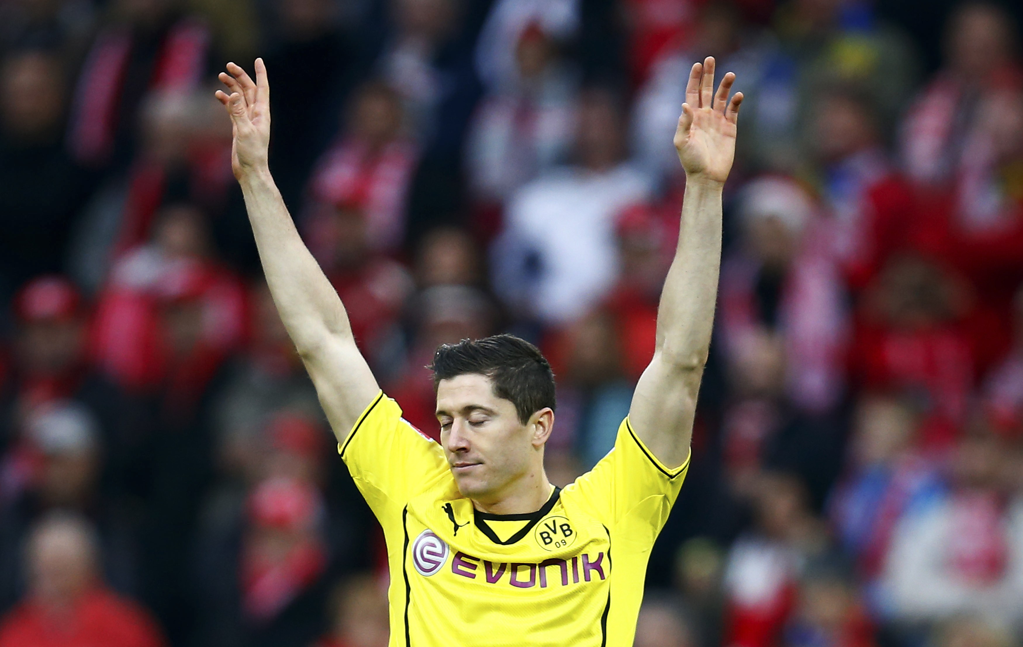 Robert Lewandowski presenta su biografía - Grupo Milenio