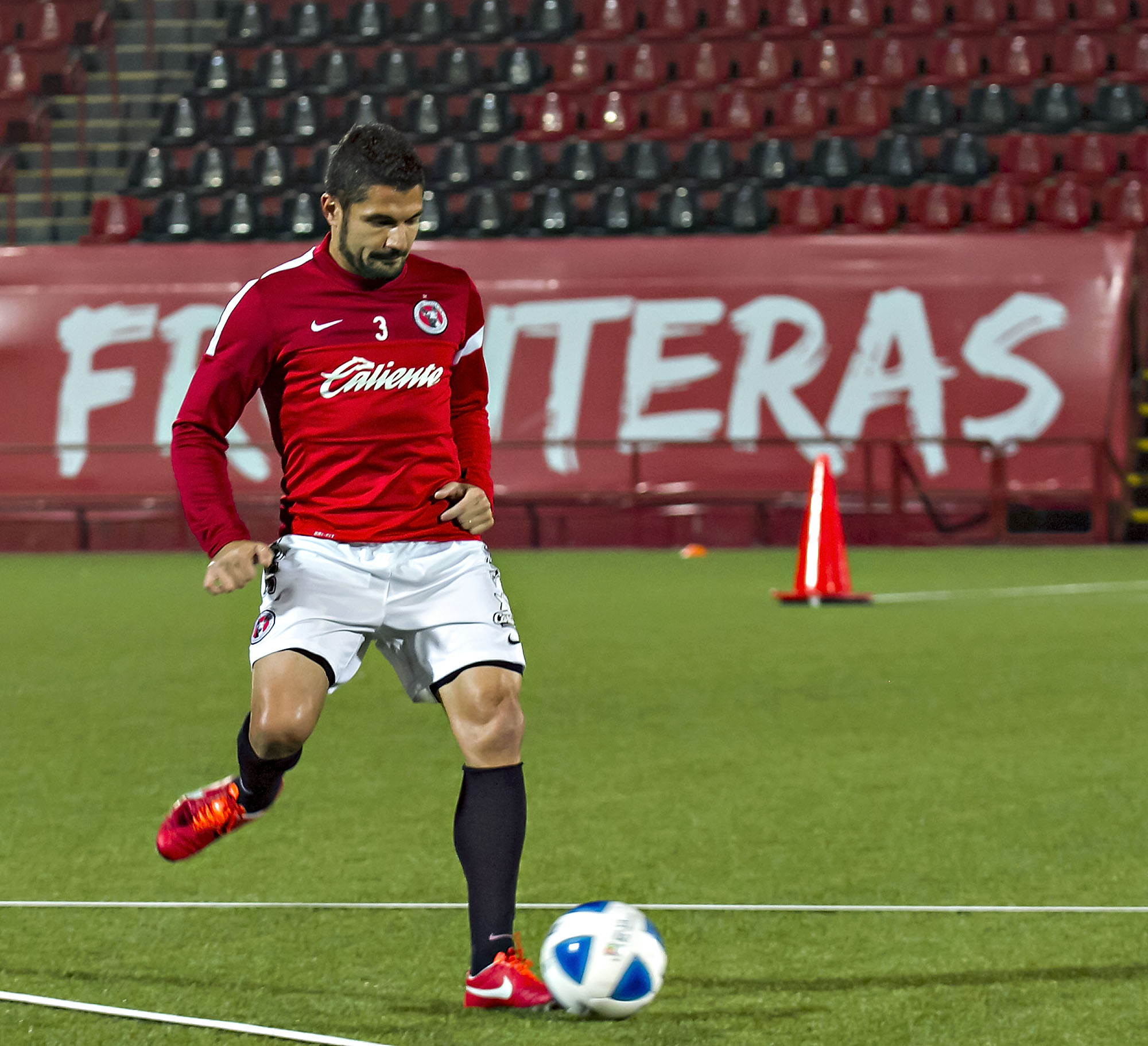 Javier Gandolfi da la cara por Xolos - Grupo Milenio