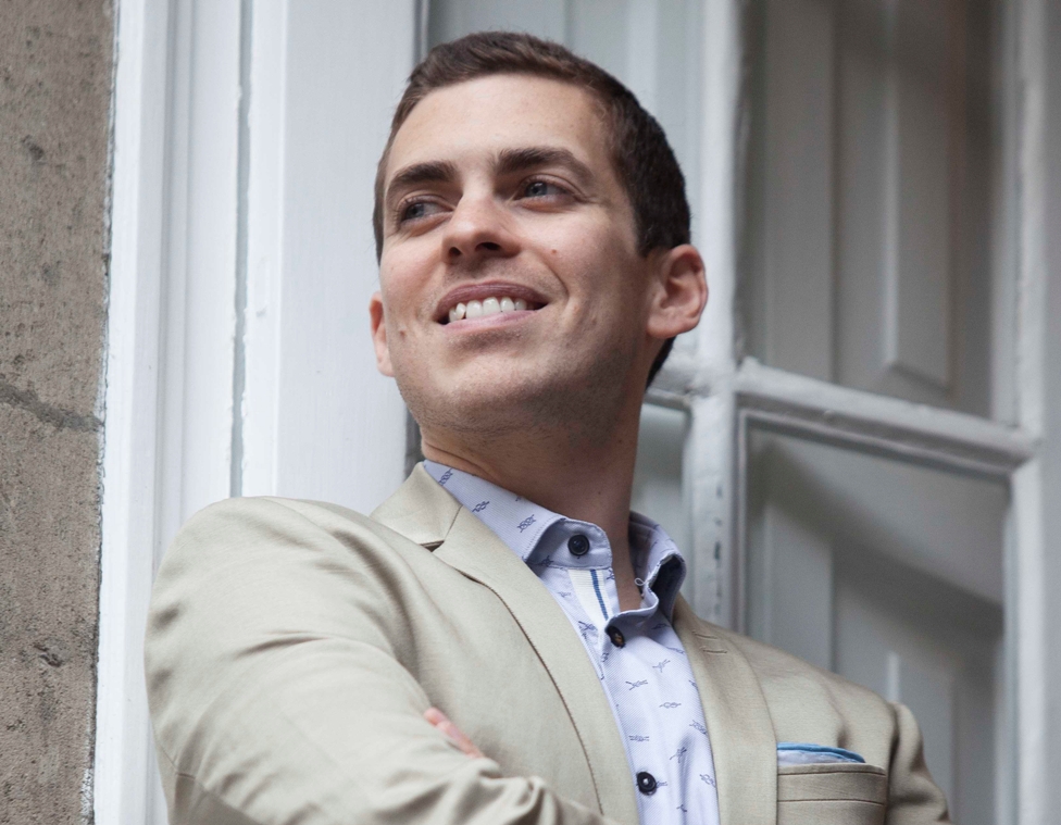 Se une David Cavazos a 'Rock of Ages' - Grupo Milenio