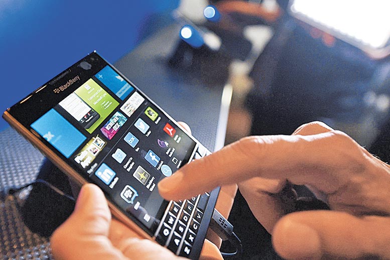 BlackBerry presenta su teléfono cuadrado