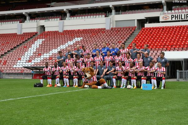 Guardado se tomó la foto oficial con el PSV - Grupo Milenio