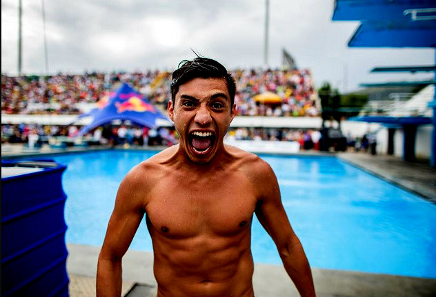 Jonathan Paredes, con todo en clavados