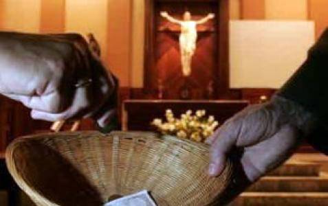 Crisis reduce limosna de feligreses, dice obispo