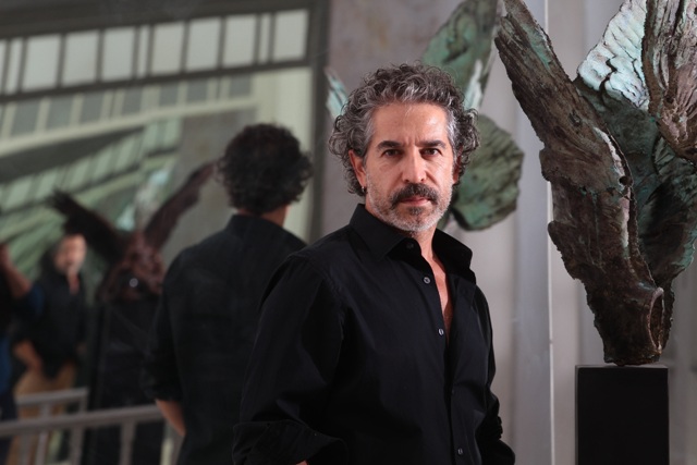 Ocho años del arte de Jorge Marín en un libro - Grupo Milenio