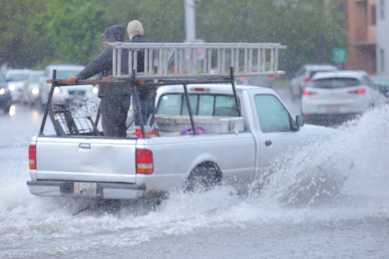 Hoy y mañana seguirán las lluvias