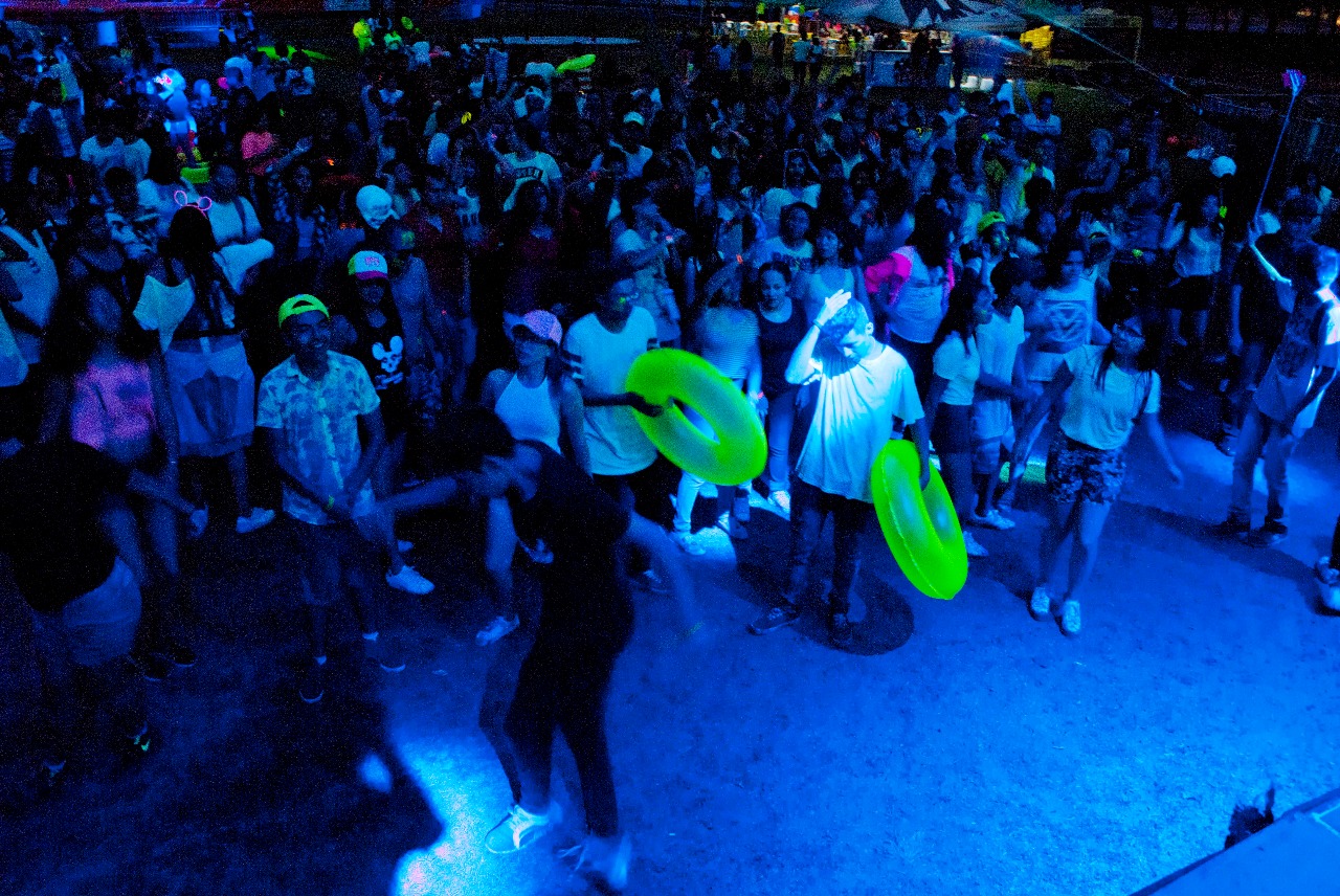 Inflables, música y luces, llega el festival Neón Electro Slide a León