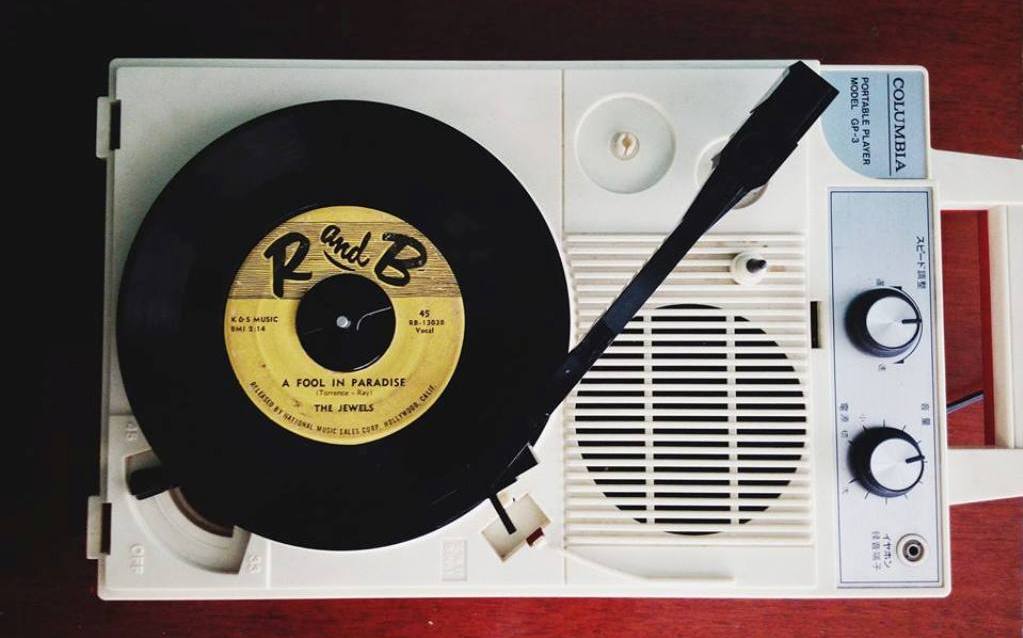 Los que fueran muy populares discos de 45 revoluciones o 7 pulgadas ...