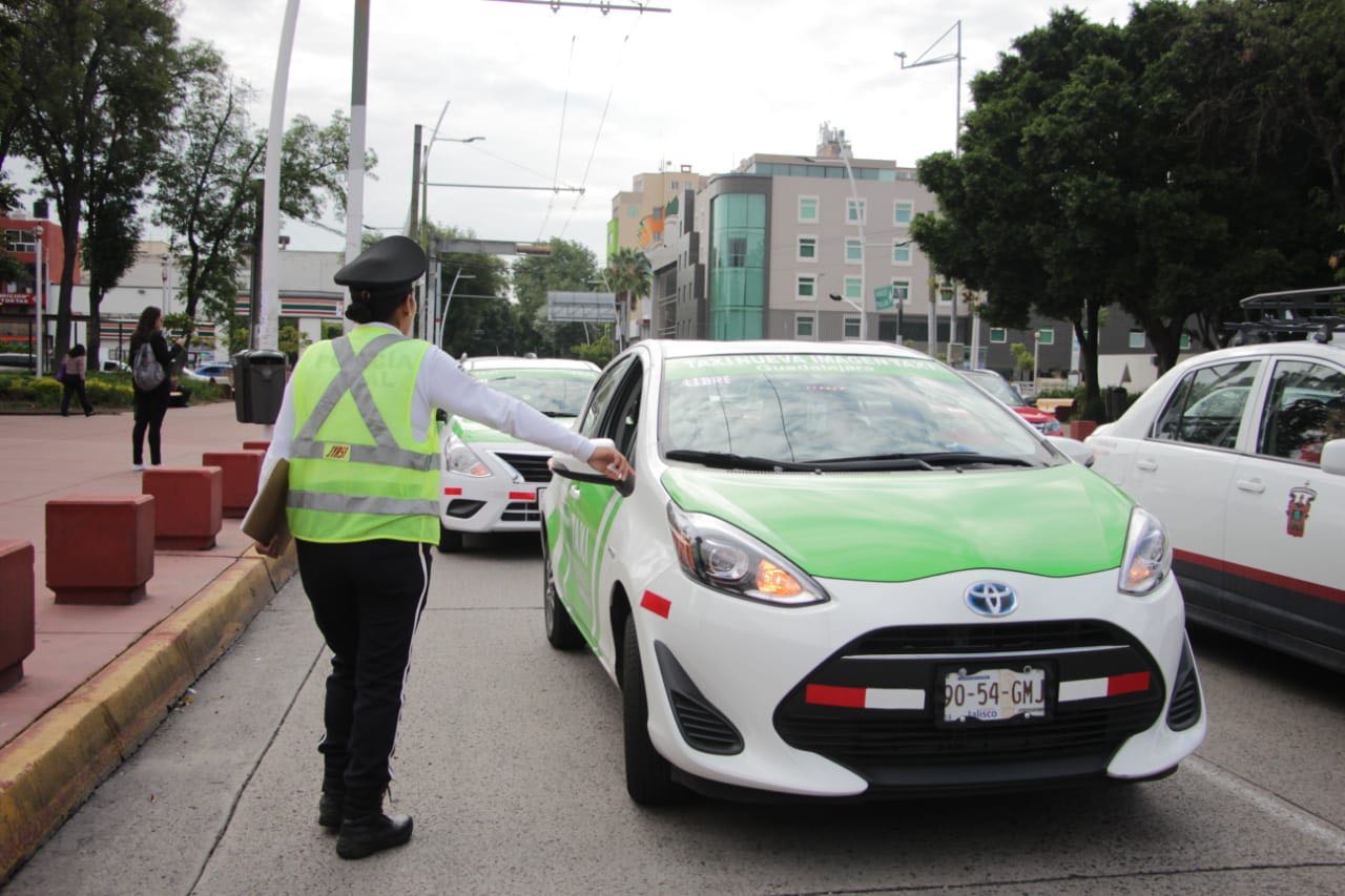 Taxis verdes o hidridos ofrecen servicio gratuito en Guadalajara