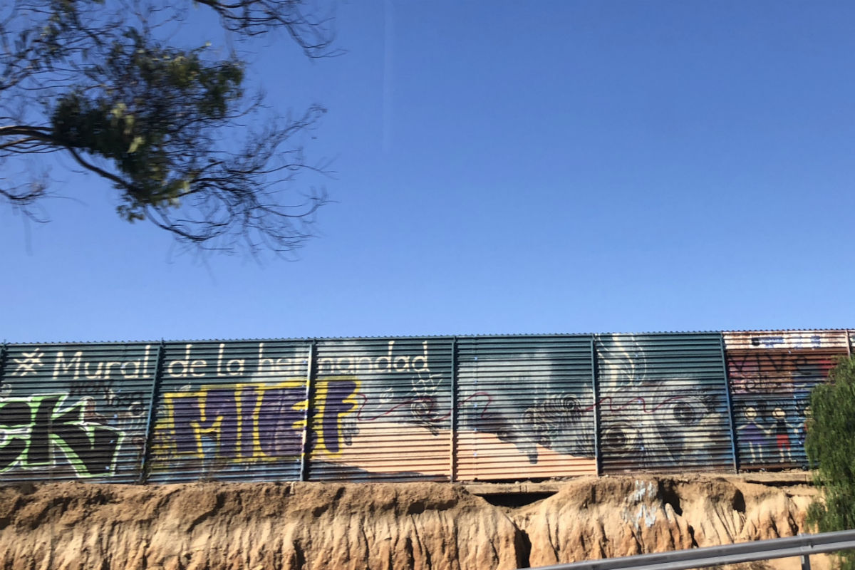 Así se ven los muros fronterizos de Tijuana- Grupo Milenio