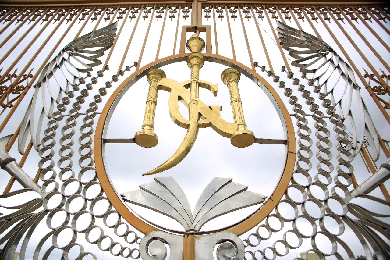 Así adoran a Naasón Joaquín García en el Santuario de Amozoc