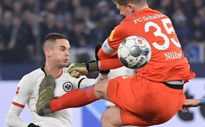 Jugador muestra marca en el pecho tras recibir un fuerte golpe - Grupo ...