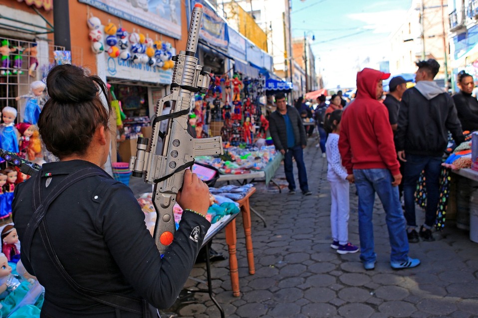 Comercios formales e informales extienden ventas en calles el CH ...