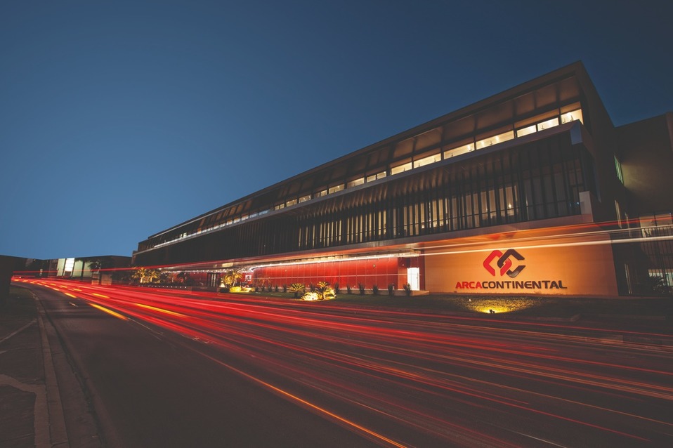 Arca Continental, embotelladora de Coca-Cola, vendió 5.6% más - Grupo ...