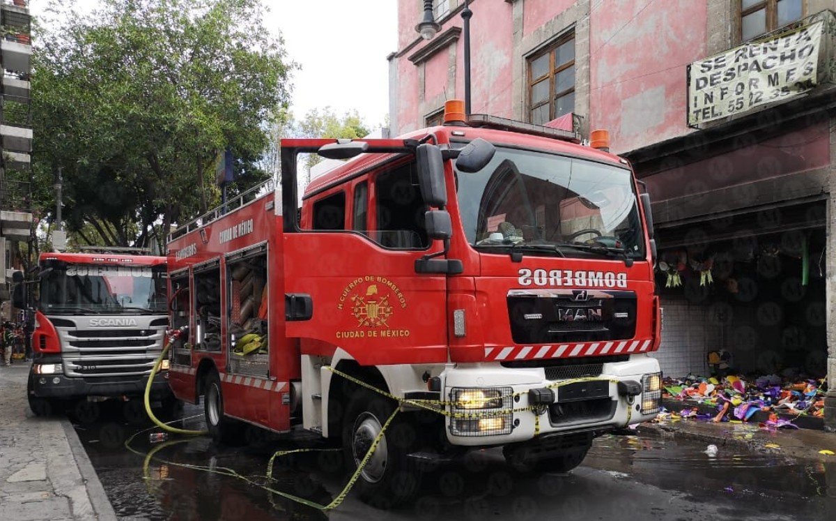 Bomberos extinguen incendio en bodega del Centro Histórico de CdMx- Grupo Milenio