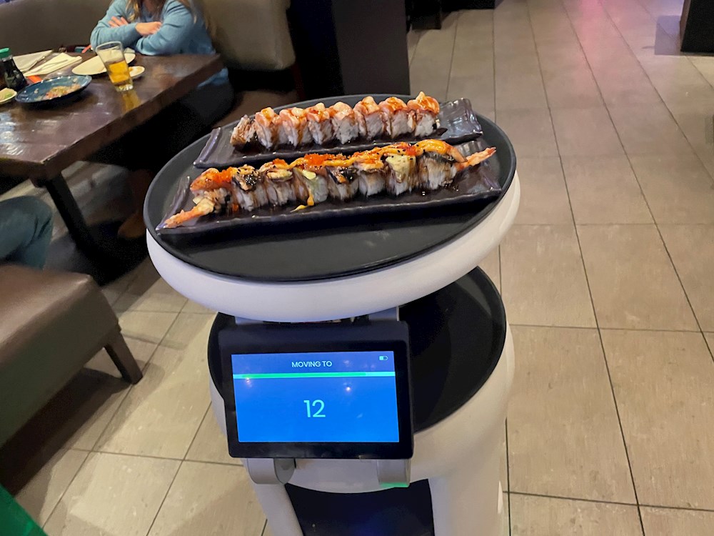 Un robot es mesero en este restaurante de California; dónde está ...