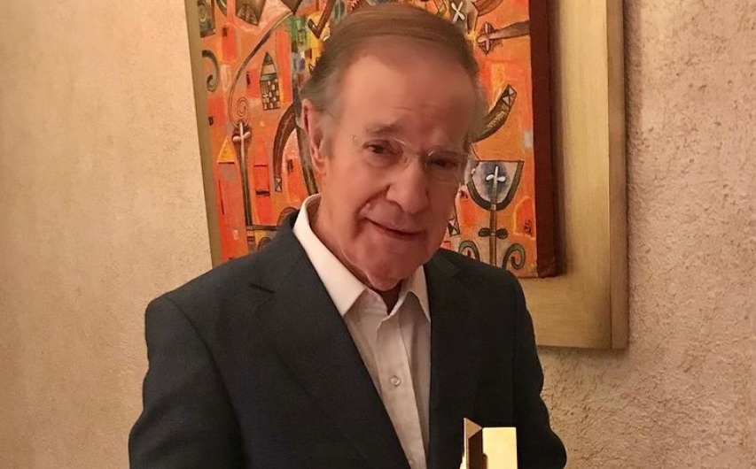 José Ramón Fernández presume botas y balón de 100 años de antigüedad ...