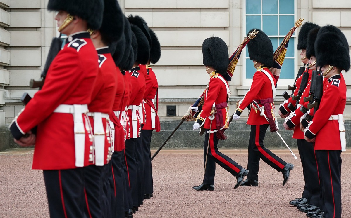 Palacio de Buckingham. Primer cambio de guardia después de la pandemia ...