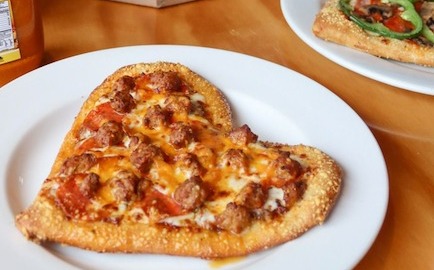 Pizza con el corazón para niños con cáncer - Grupo Milenio